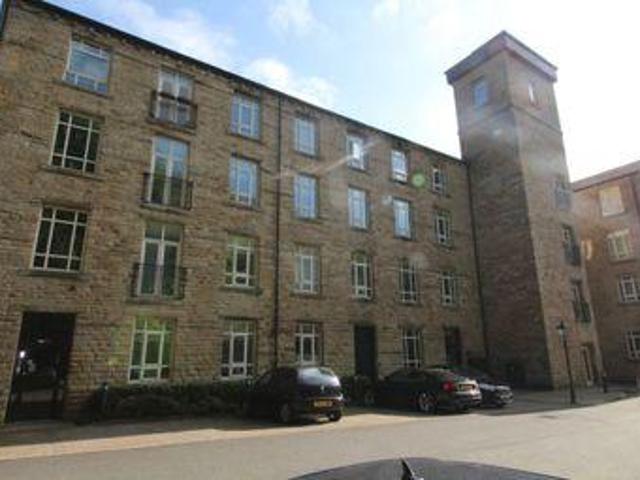 2 Bedrooms Flat for rent in Brook Lane, Golcar, Huddersfield HD7