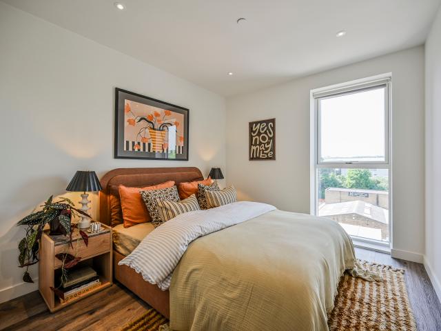 2 Bedrooms Flat for Rent in Brook Road | Foxtons