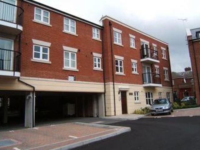 2 Bedrooms Flat for rent in Brookbank Close, Cheltenham GL50