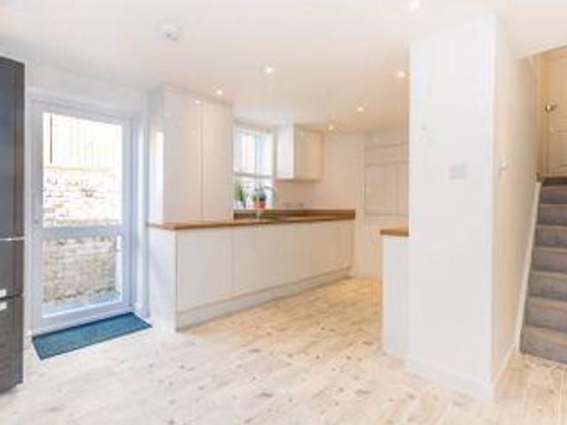 2 Bedrooms Flat for rent in Brooke Road, Clapton E5