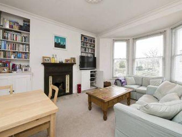 2 Bedrooms Flat for rent in Bromfelde Road, London SW4