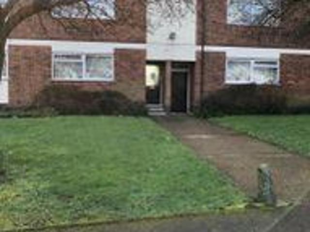 2 Bedrooms Flat for rent in Bromford Road, Hodge Hill B36
