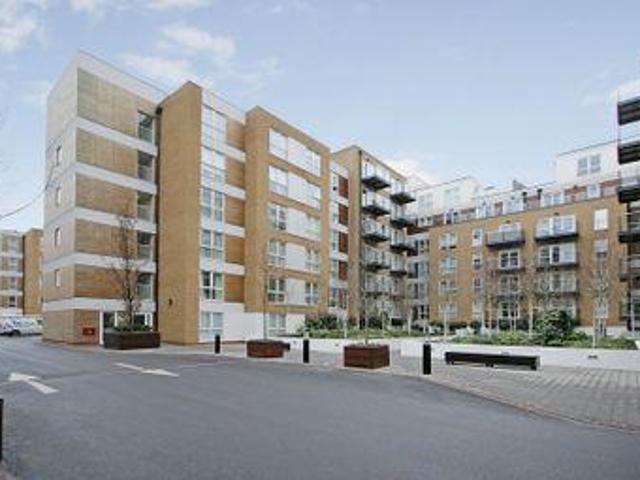 2 Bedrooms Flat for rent in Bromyard Avenue, London W3