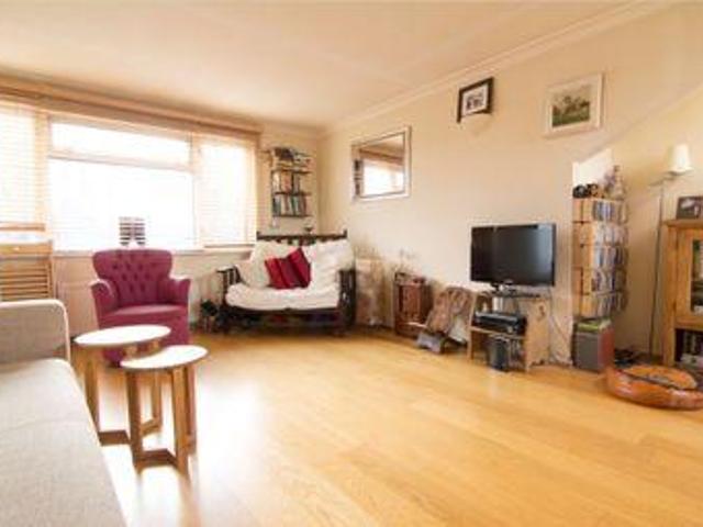 2 Bedrooms Flat for rent in Brondesbury Road, London NW6