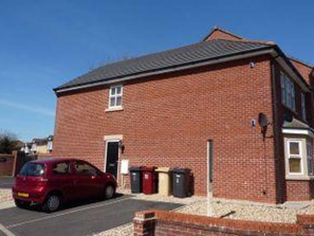 2 Bedrooms Flat for rent in Brownlow Road, Horwich, Bolton BL6