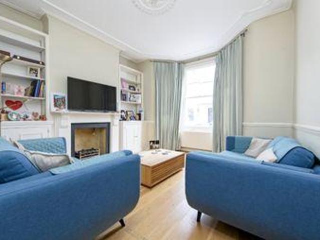 2 Bedrooms Flat for rent in Broxash Road, London SW11