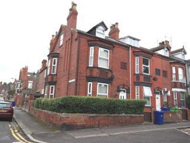 2 Bedrooms Flat for rent in Broxholme Lane, Doncaster DN1