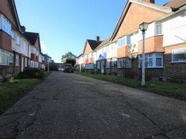 2 Bedrooms Flat for rent in Bute Court, Bute Road, Wallington SM6