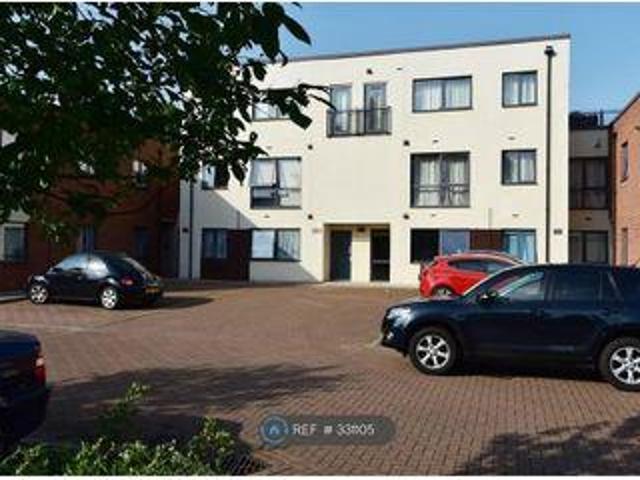 2 Bedrooms Flat for rent in Butler Farm Close, Richmond TW10