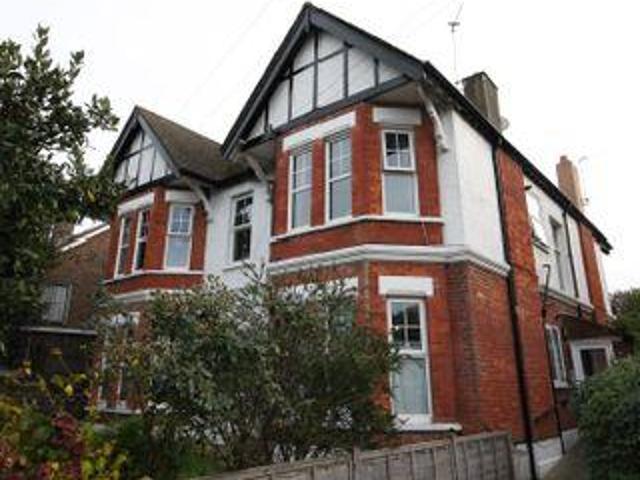 2 Bedrooms Flat for rent in Buckhurst Road, Bexhill On Sea TN40