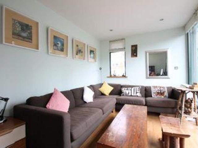 2 Bedrooms Flat for rent in Buckhurst Street, London E1