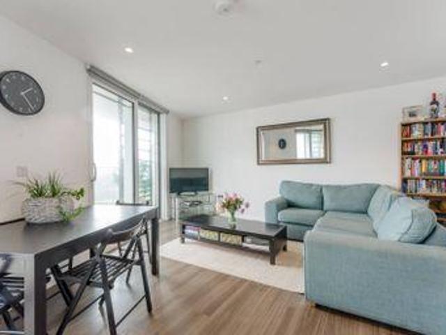 2 Bedrooms Flat for rent in Buckhold Road, Wandsworth SW18