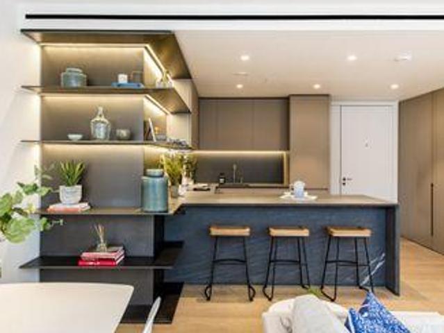 2 Bedrooms Flat for rent in Buckingham Palace Road, Westminster, London SW1W