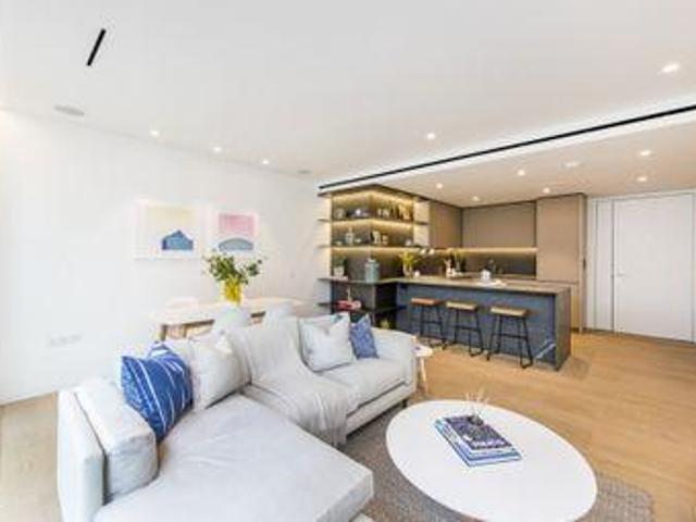 2 Bedrooms Flat for rent in Buckingham Palace Road, Westminster, London SW1W