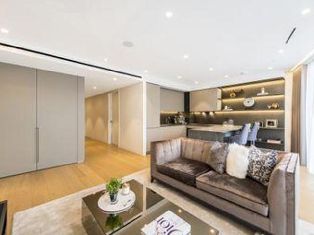 2 Bedrooms Flat for rent in Buckingham Palace Road, Westminster, London SW1W