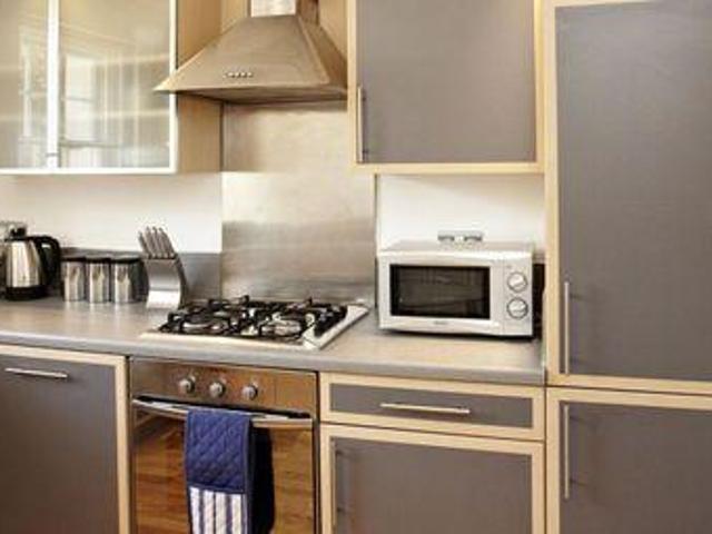 2 Bedrooms Flat for rent in Buckingham Palace Road, London SW1W