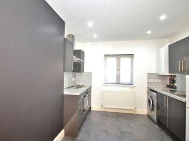2 Bedrooms Flat for rent in Buckingham Road, London N22