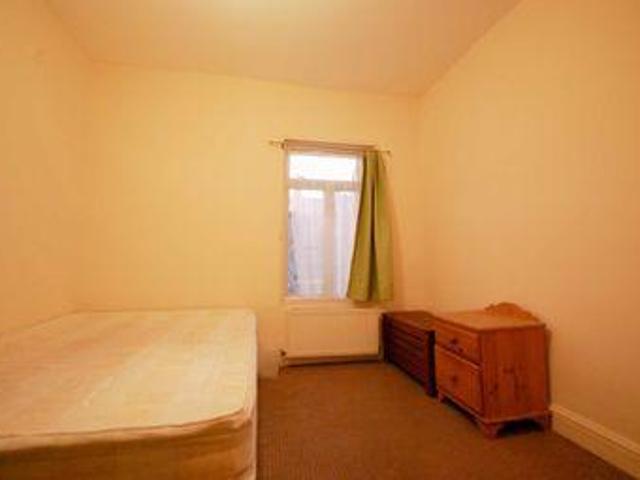 2 Bedrooms Flat for rent in Buckland Road, London E10