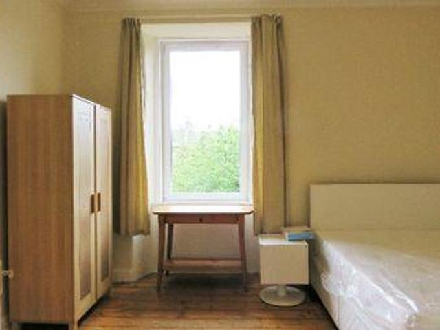 2 Bedrooms Flat for rent in Buchanan Street, Leith, Edinburgh EH6