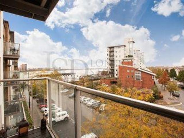 2 Bedrooms Flat for rent in Building 10, Argyll Road SE18