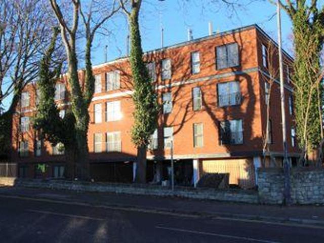 2 Bedrooms Flat for rent in Burch Road, Northfleet, Gravesend DA11