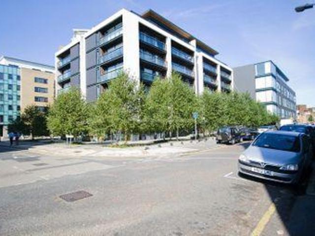 2 Bedrooms Flat for rent in Burford Road, London E15