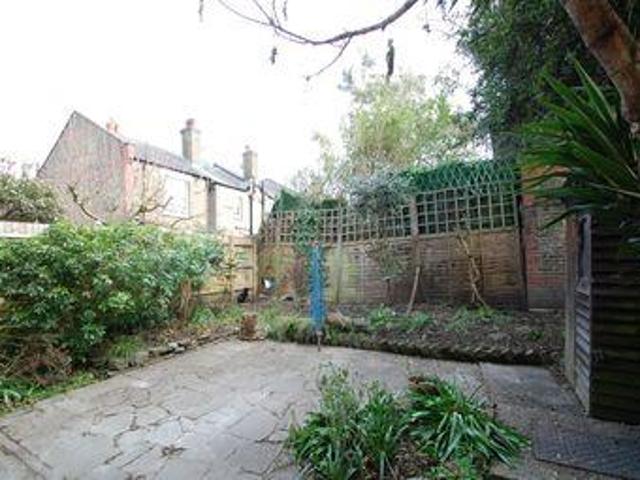 2 Bedrooms Flat for rent in Burns Road, Battersea SW11