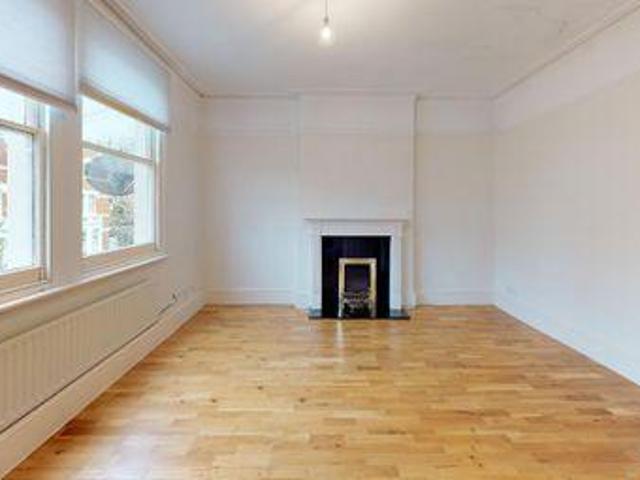 2 Bedrooms Flat for rent in Burstock Road, Putney SW15