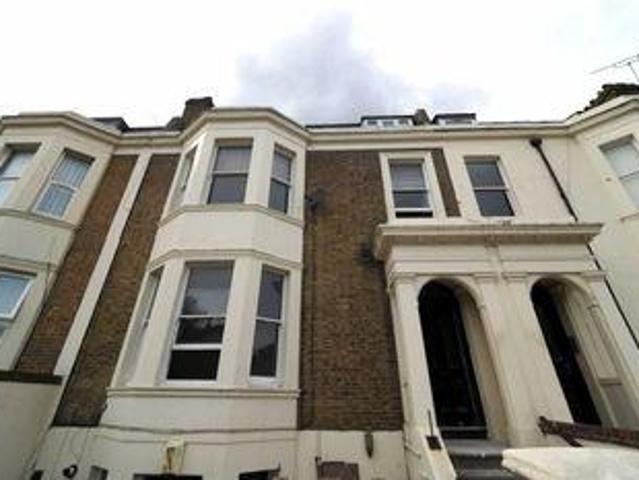 2 Bedrooms Flat for rent in Burrage Road, Woolwich, London SE18