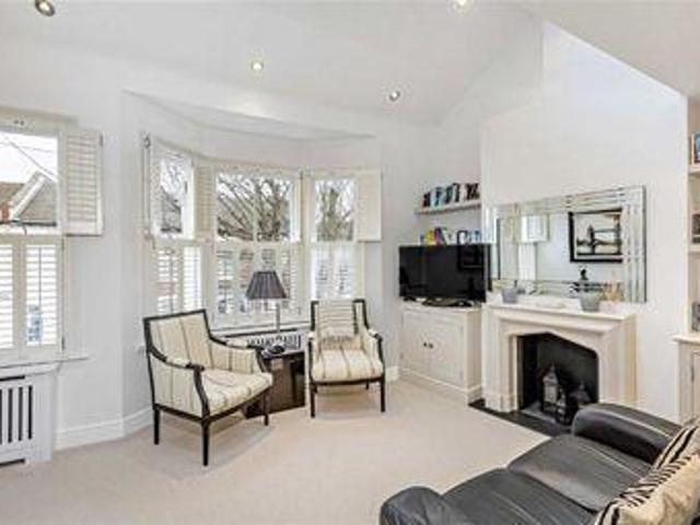 2 Bedrooms Flat for rent in Byam Street, Fulham, London SW6