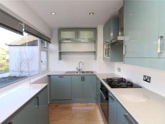 2 Bedrooms Flat for rent in Byron Road, London NW7