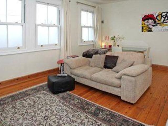 2 Bedrooms Flat for rent in Byrne Road, London SW12