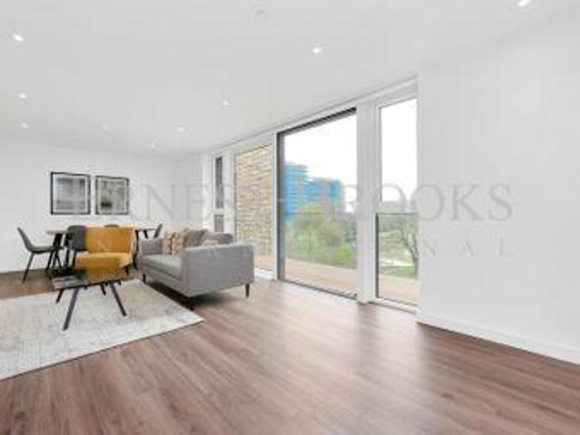 2 Bedrooms Flat for rent in Goldcrest Building, Woodberry Down, Finsbury Park N4