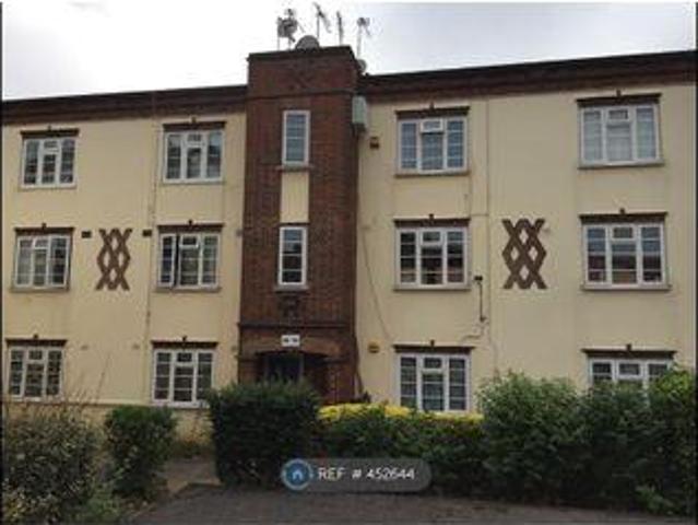 2 Bedrooms Flat for rent in Goldsmith Avenue, London NW9