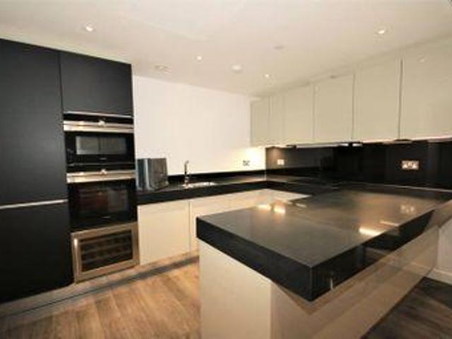 2 Bedrooms Flat for rent in Goodmans Fields, Aldgate E1