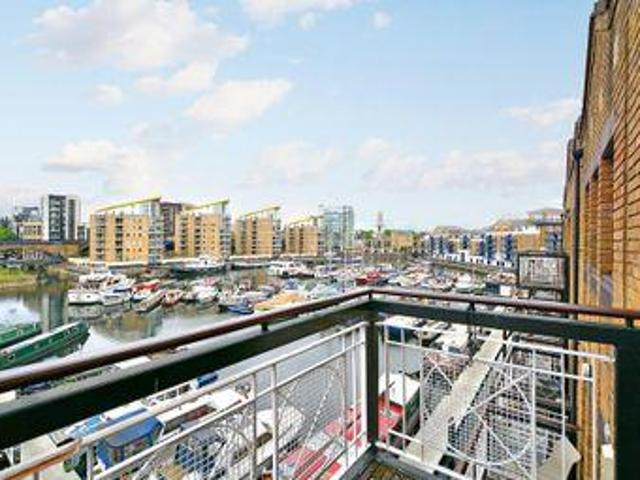 2 Bedrooms Flat for rent in Goodhart Place, London E14