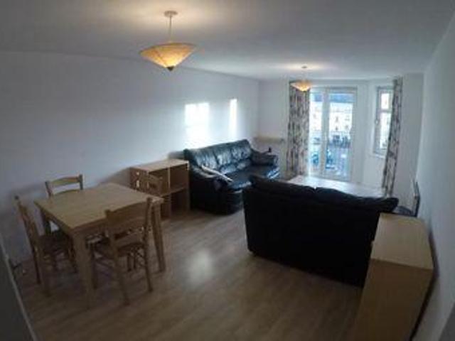 2 Bedrooms Flat for rent in Gorgie Road, Gorgie, Edinburgh EH11