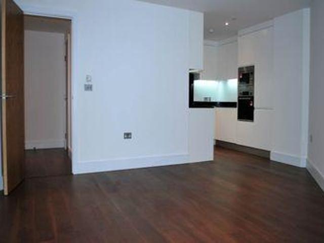 2 Bedrooms Flat for rent in Gateway Tower, 28 Western Gateway, Royal Victoria E16