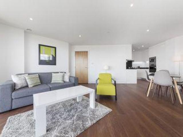 2 Bedrooms Flat for rent in Gateway Tower, 28 Western Gateway, Royal Victoria, London E16
