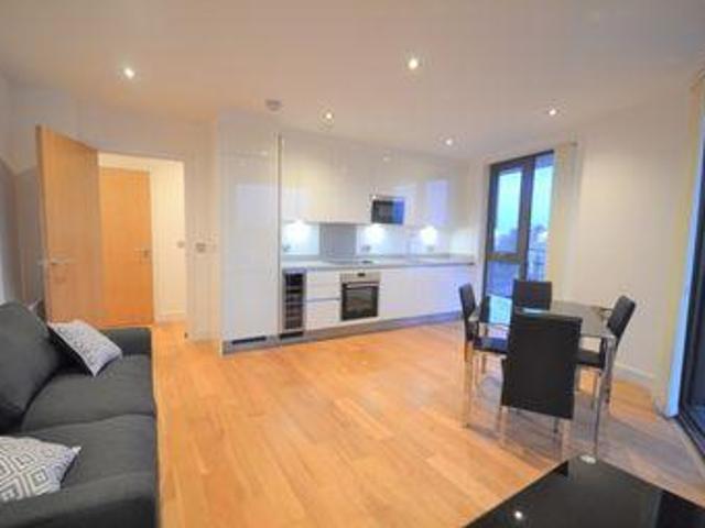 2 Bedrooms Flat for rent in Gateway House, 322 Regents Park Road, Finchley N3