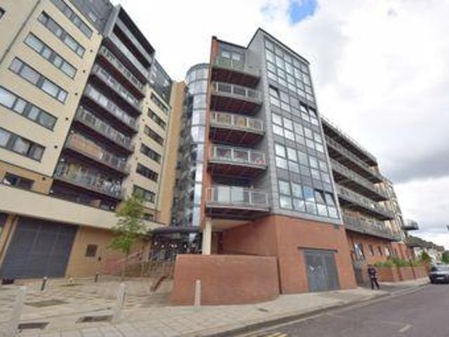 2 Bedrooms Flat for rent in Gabrielle House, Gants Hill IG2