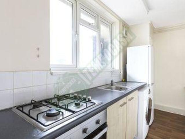 2 Bedrooms Flat for rent in Gadsden House, London W10
