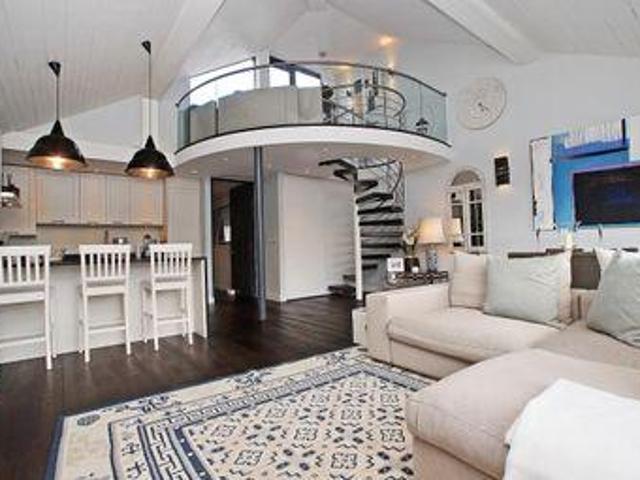 2 Bedrooms Flat for rent in Gainsford Street, London SE1