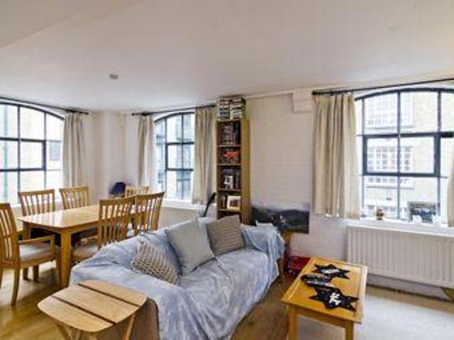 2 Bedrooms Flat for rent in Gainsford Street, London SE1