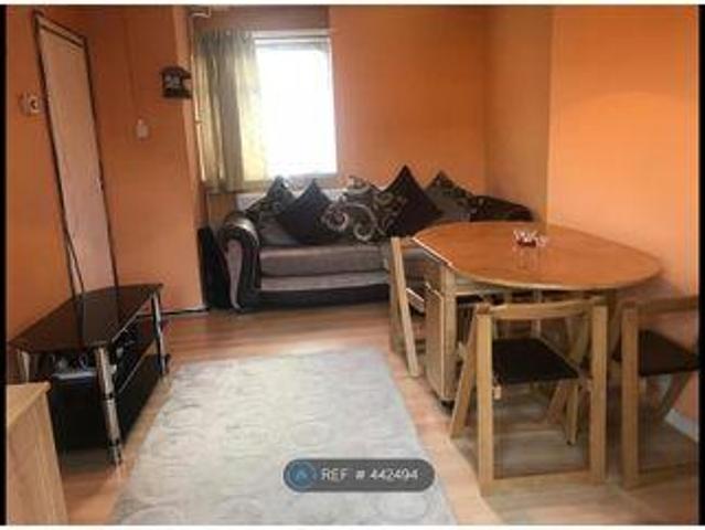2 Bedrooms Flat for rent in Gaitskell House, London SE17
