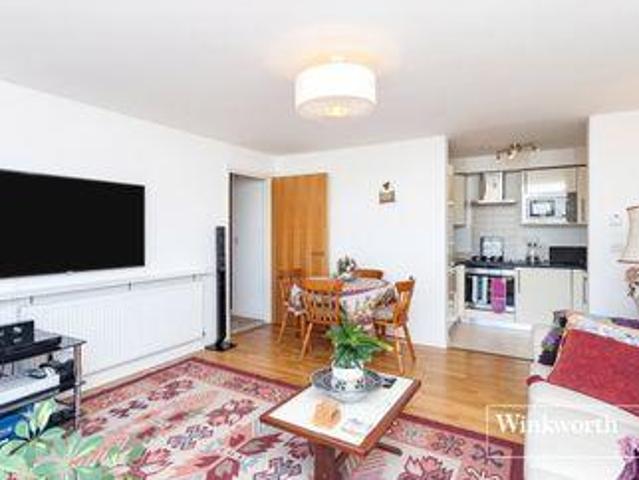 2 Bedrooms Flat for rent in Gallery Court, 28 Arcadia Avenue, London N3