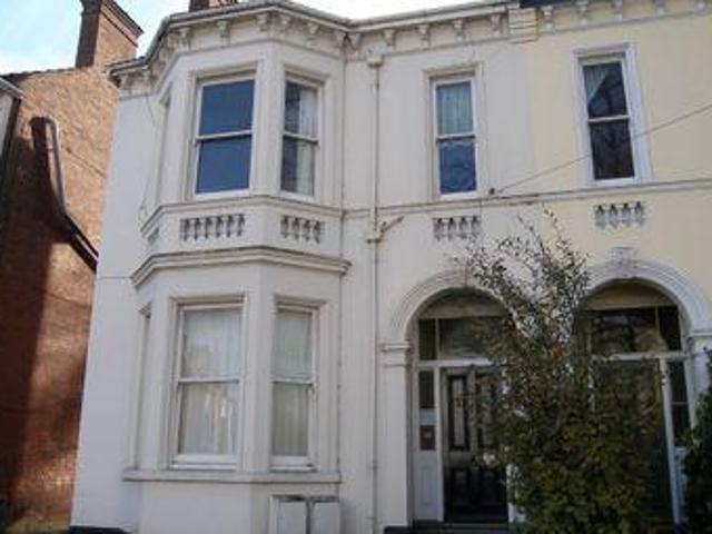 2 Bedrooms Flat for rent in Garden Flat, 63 Avenue Road, Leamington Spa CV31