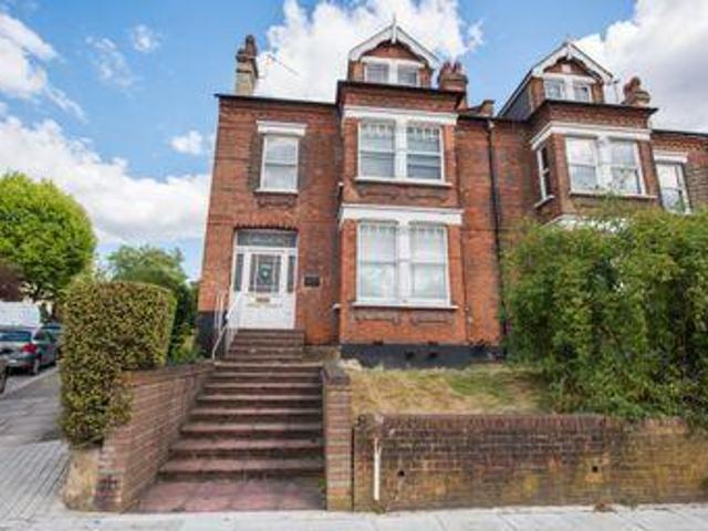 2 Bedrooms Flat for rent in Garden Flat, Regents Park Road, Finchley N3