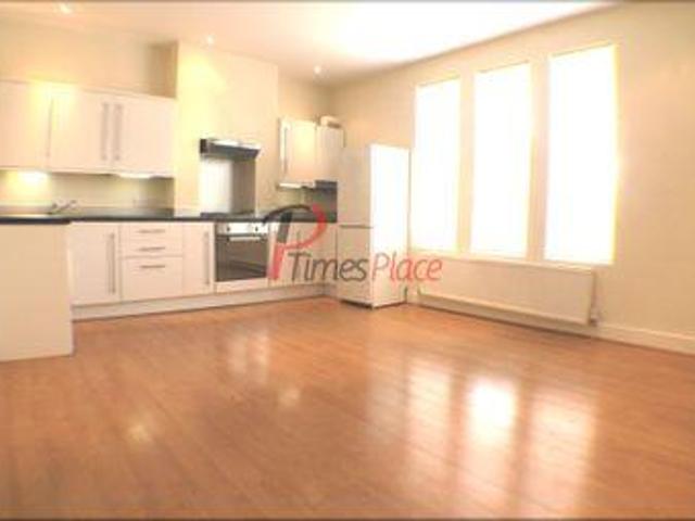 2 Bedrooms Flat for rent in Garratt Lane, Earlsfield, London SW17
