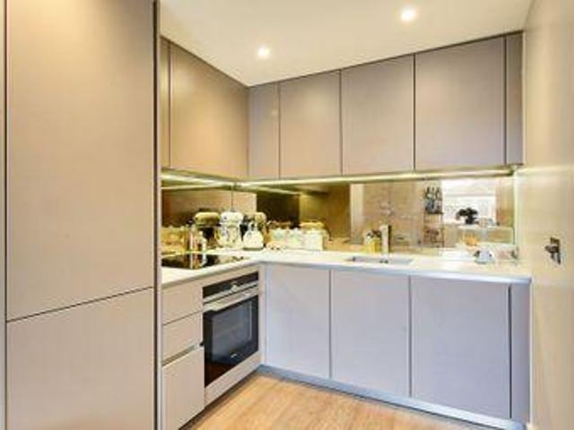 2 Bedrooms Flat for rent in Garratt Lane, Earlsfield SW18